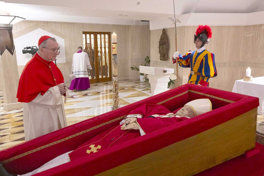 Report: Pope was worried about greeting crowd but thankful he did ...